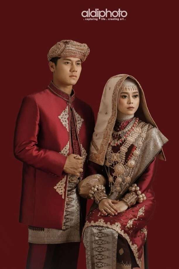 The Wedding Of Dalle & Revi - Invitos.id